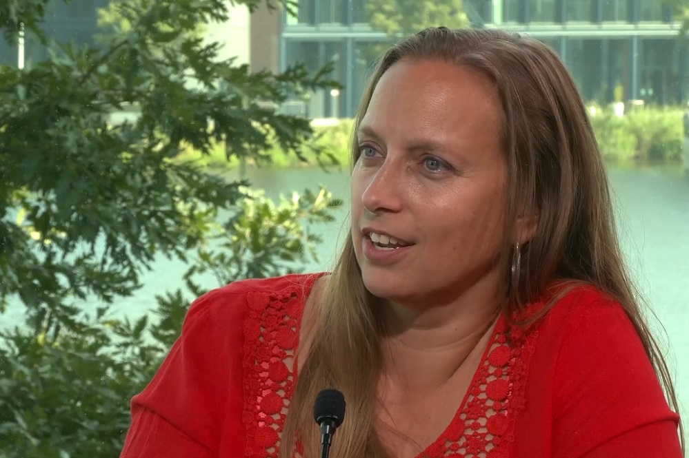Laat jezelf zien bij het hybride werken - interview met Judith Webber ...